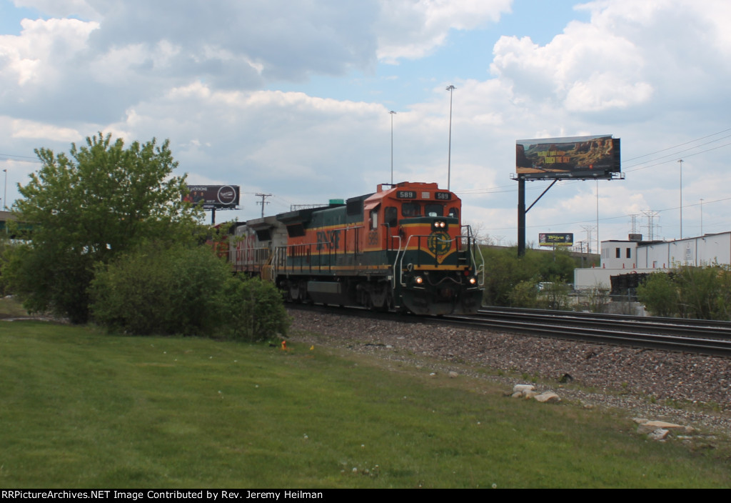 BNSF 589 & 519 (1)